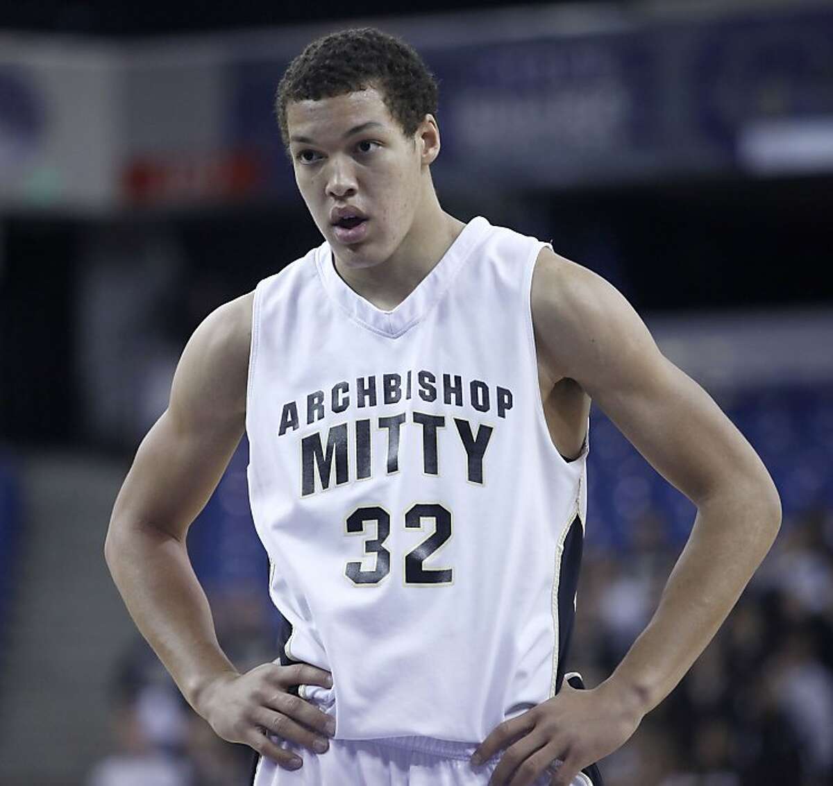 Aaron Gordon, No. 1 Arizona play at Stanford