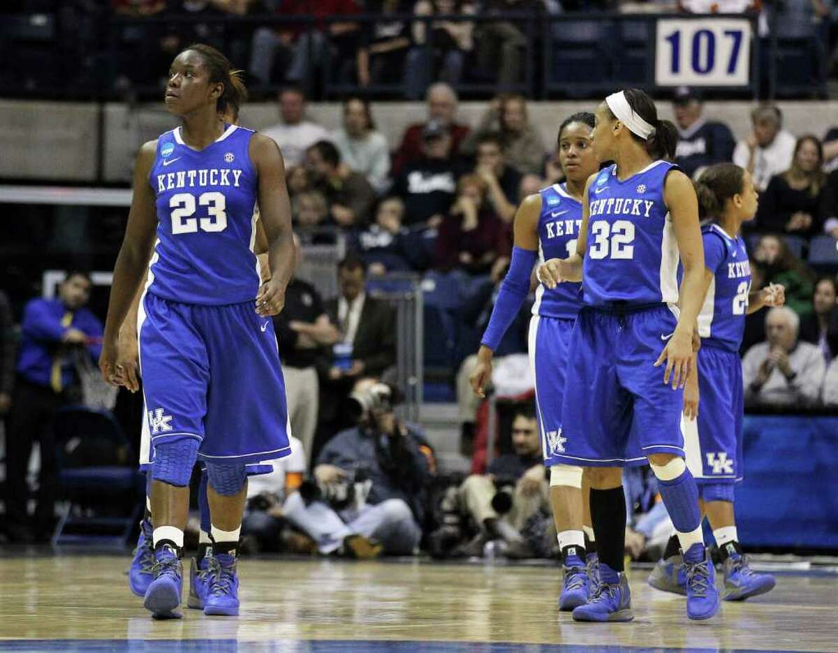 UConn women advance to another Final Four