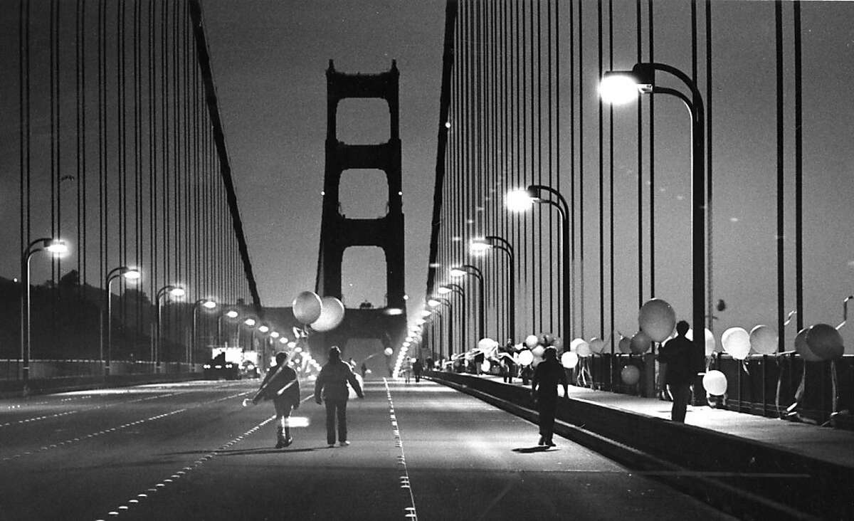 32 years ago, 300,000 people flattened the Golden Gate Bridge