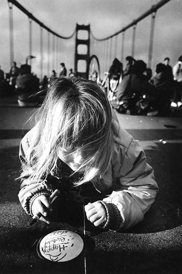 32 years ago, 300,000 people flattened the Golden Gate Bridge