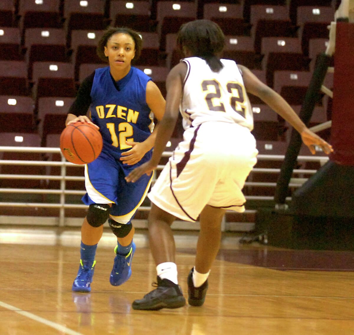 Ozen's Booker commits to Lamar women's basketball team