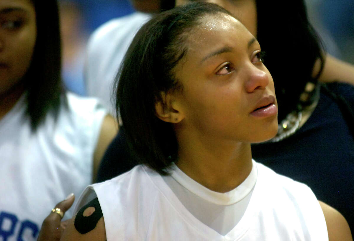Ozen's Booker commits to Lamar women's basketball team