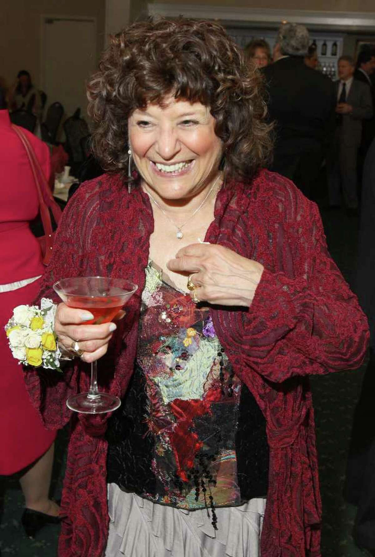 Tribute dinner for former TU reporter benefits charity