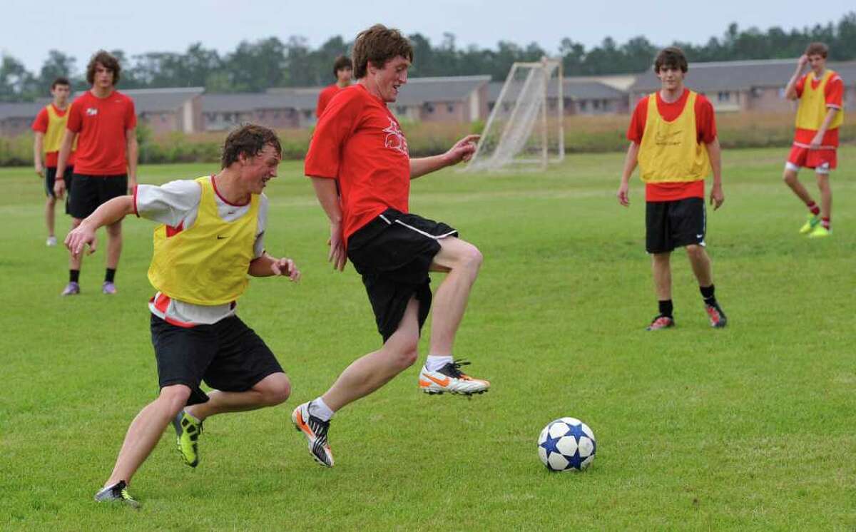Brothers return from Europe to help Lumberton boys soccer to 20-win season