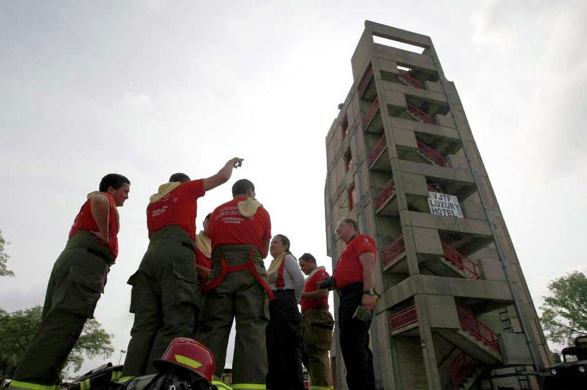 Latin American firefighters train with HFD