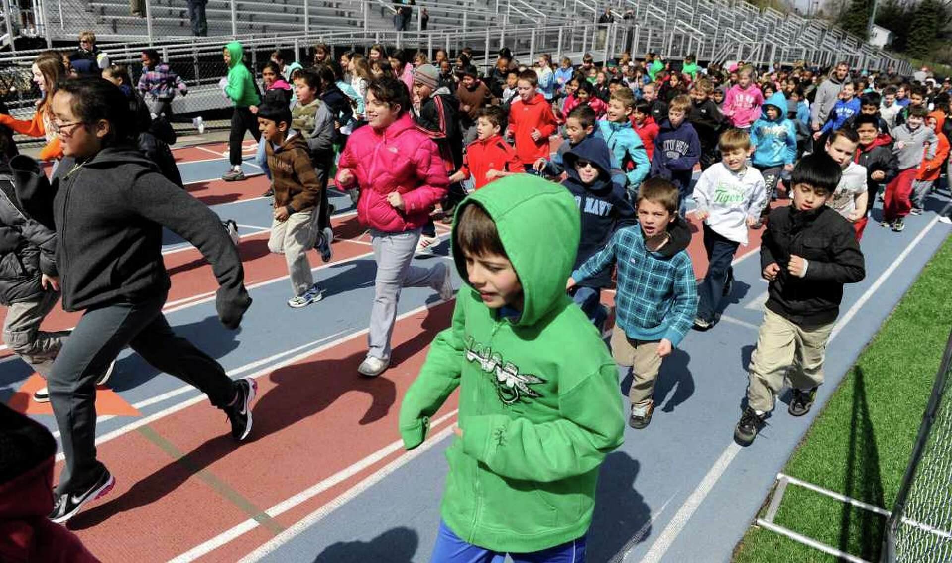 Danbury kids begin marathon run