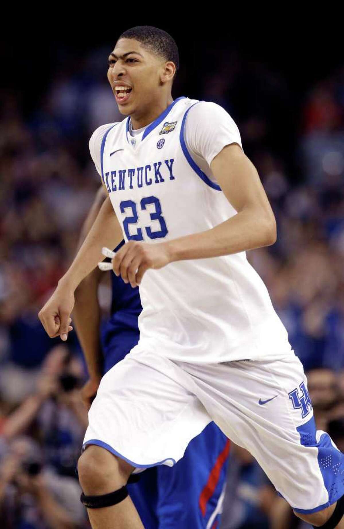 Kentucky tops Kansas for NCAA men's title