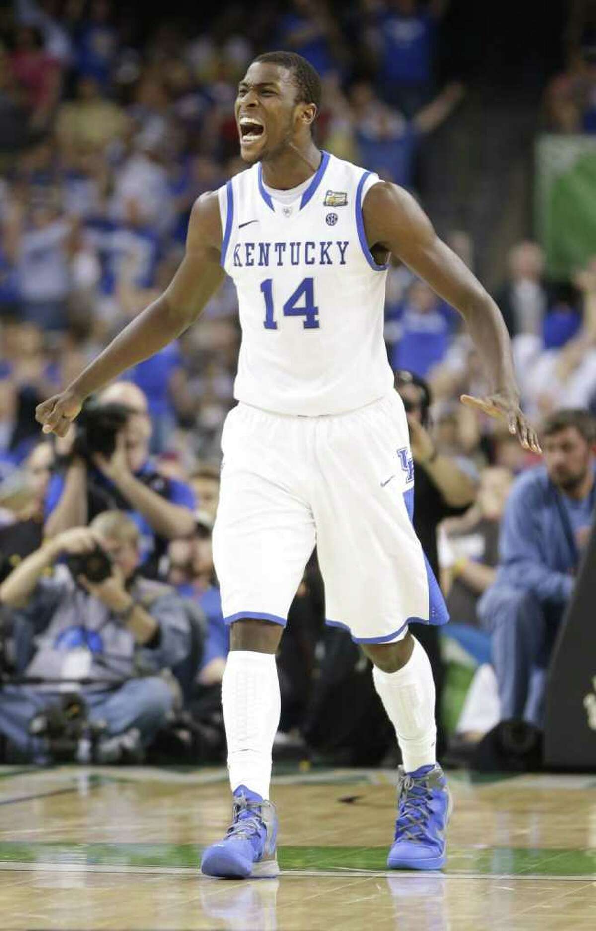 Kentucky tops Kansas for NCAA men's title