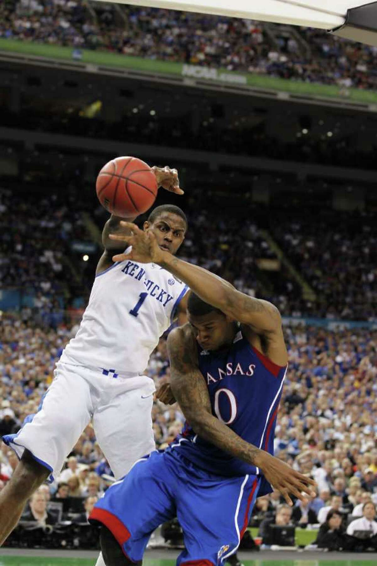 Kentucky tops Kansas for NCAA men's title