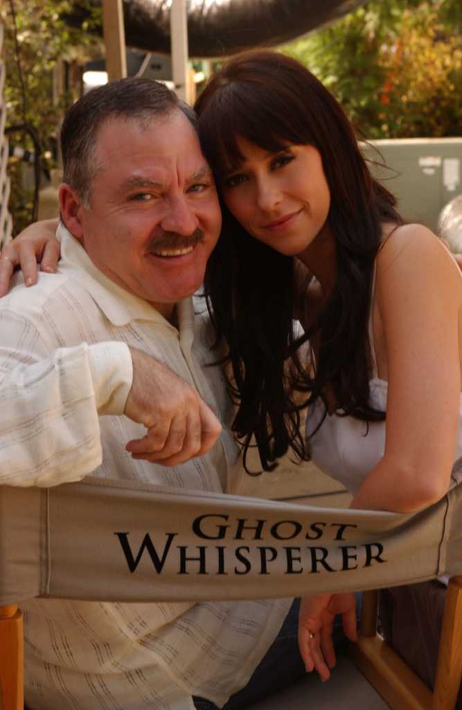 'Ghost Whisperer' Van Praagh at Ridgefield Playhouse