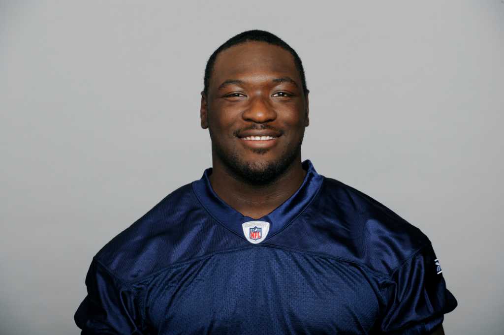 NFL: Prolific WR Holt retires with Rams