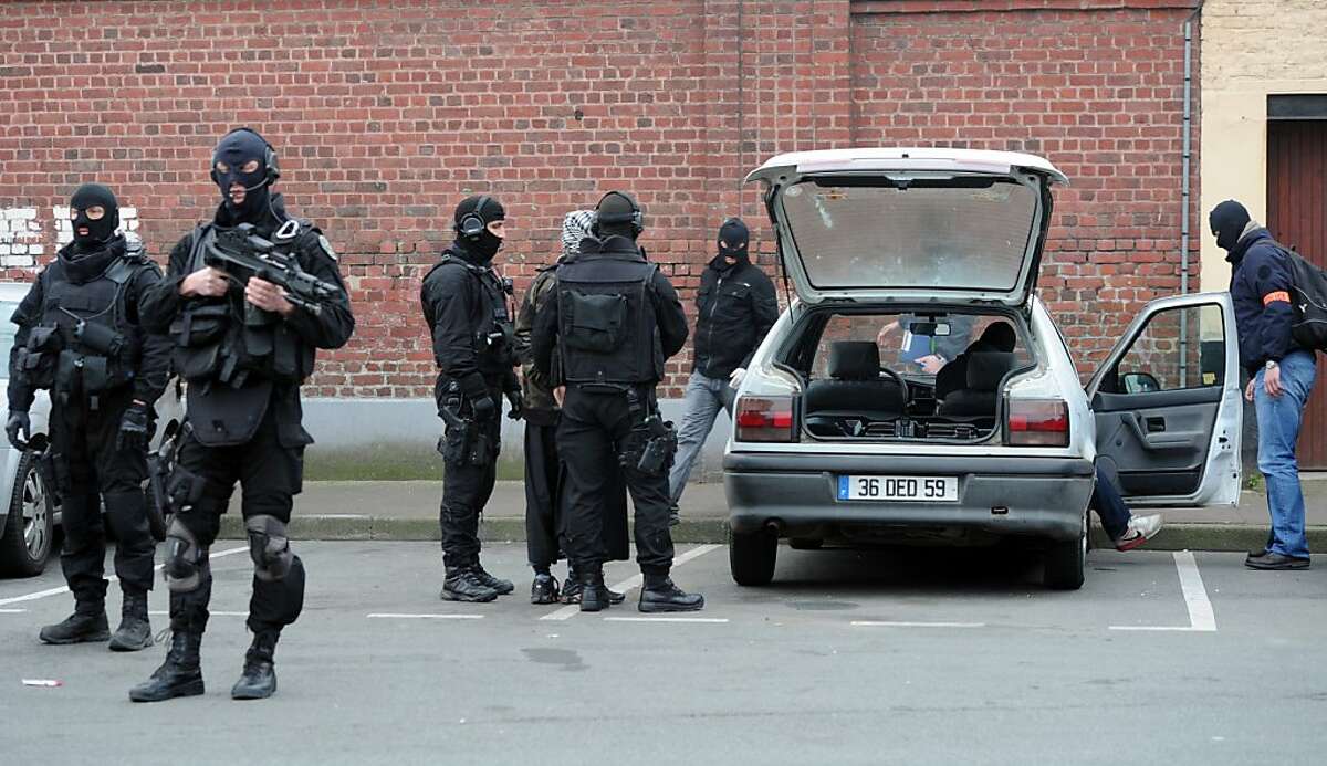 French police arrest 10 in crackdown on radicals