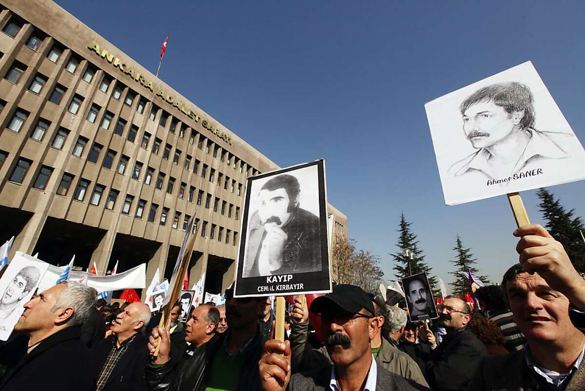 Turkey confronts past as coup leaders go on trial
