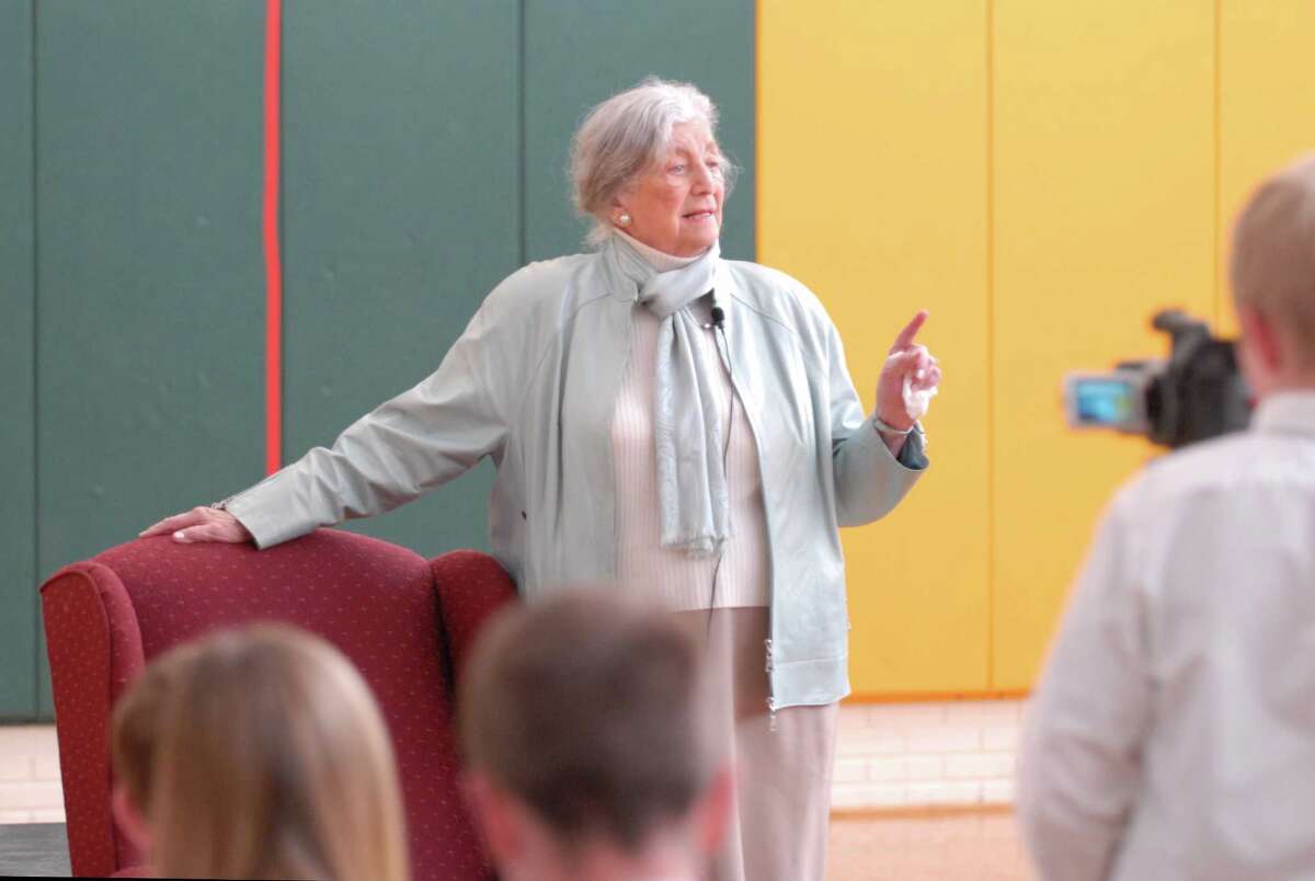 Holocaust survivor shares story at Eagle Hill