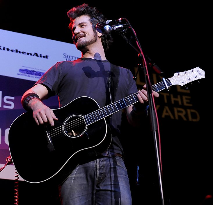 Matt Nathanson review: Muscling in on stardom