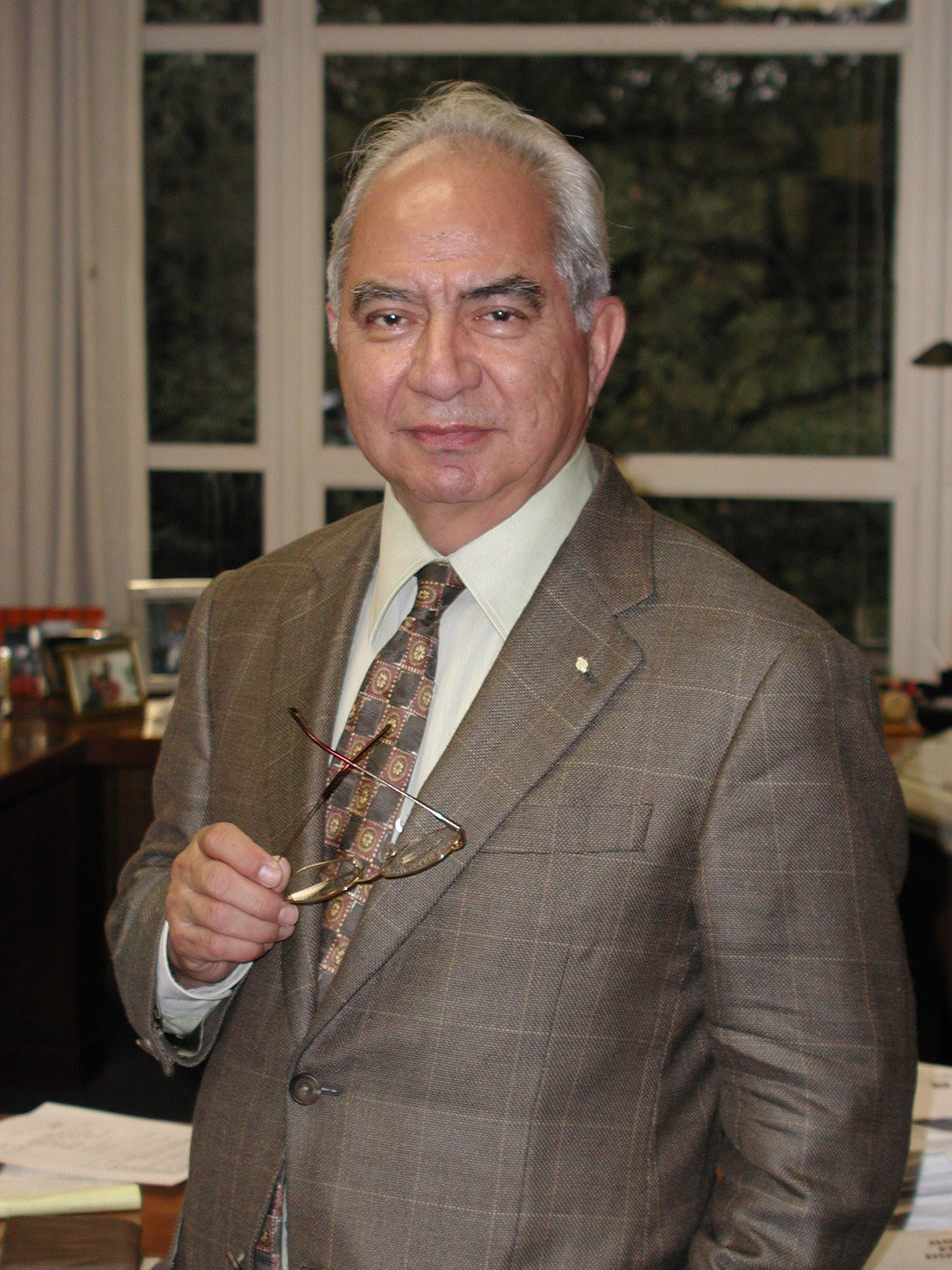 Trinity professor chronicles family