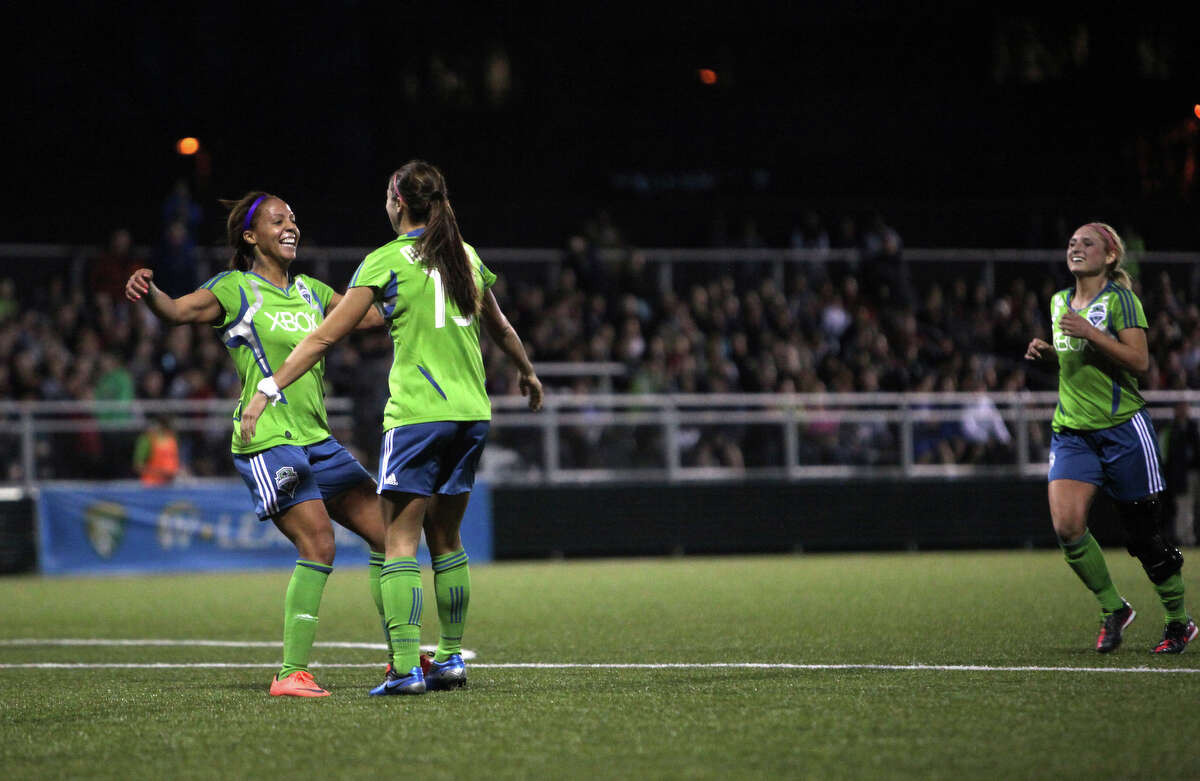 Hope Solo, Alex Morgan make their Sounders debut