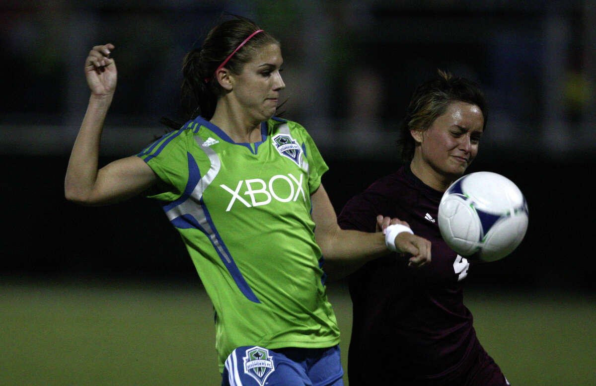 Hope Solo, Alex Morgan make their Sounders debut