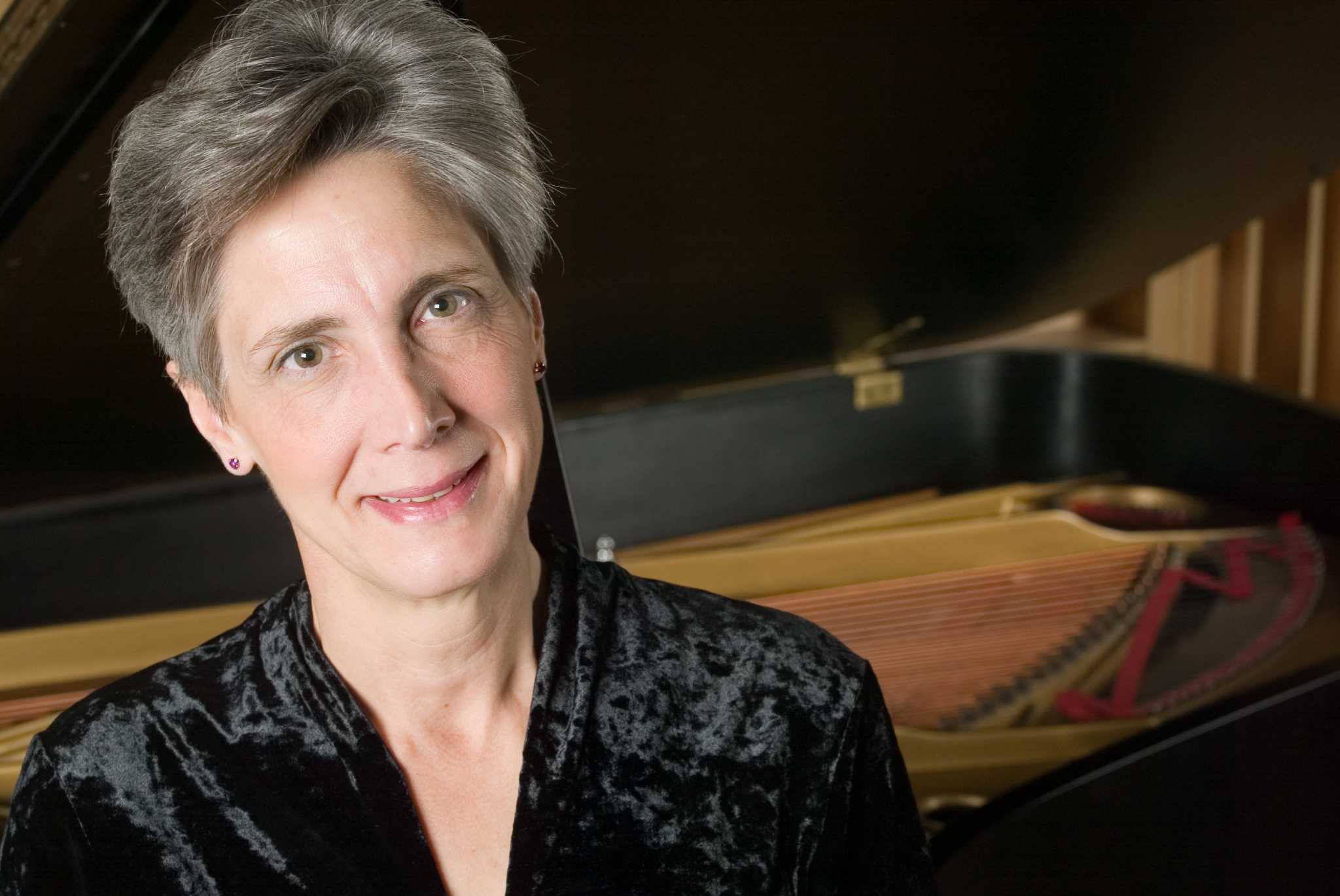 Mary Simoni makes a case for arts in meetings and on stage