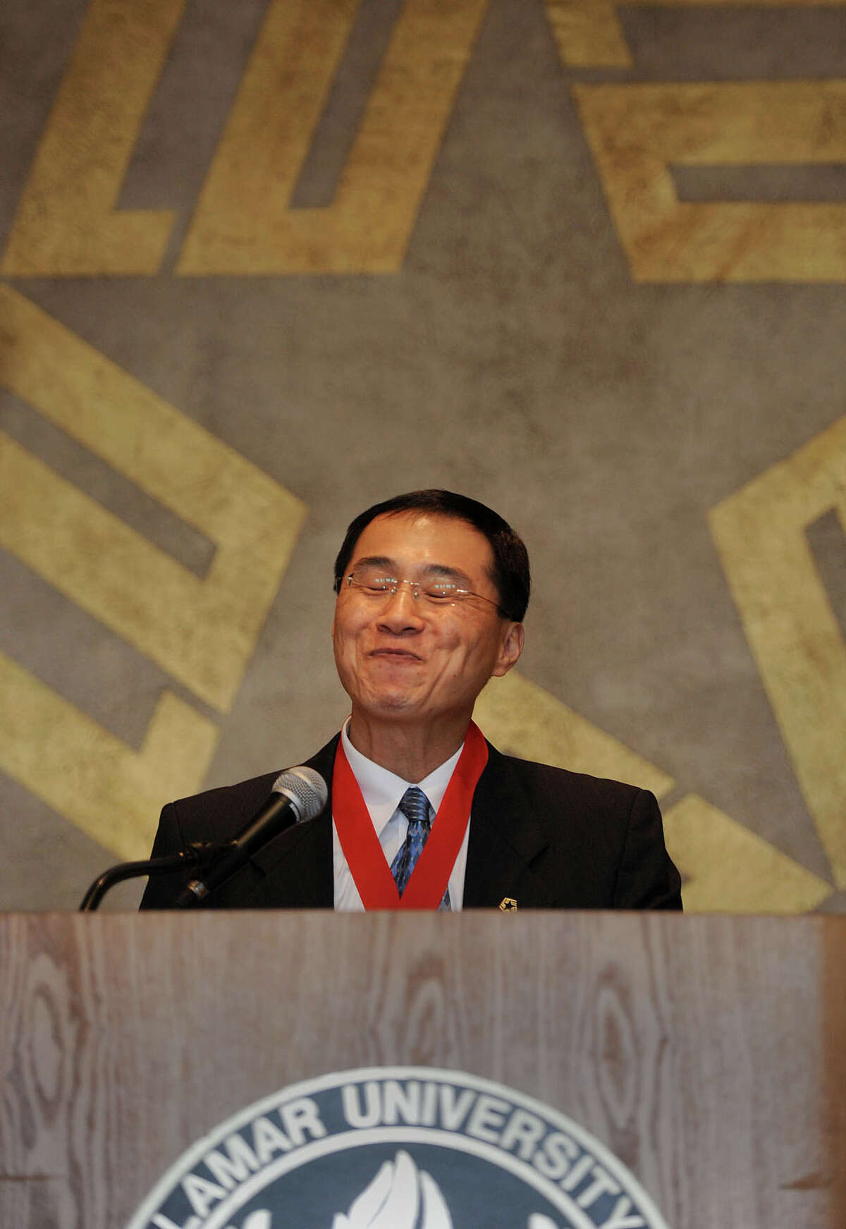 Jerry Lin named LU's 2012 professor of the year