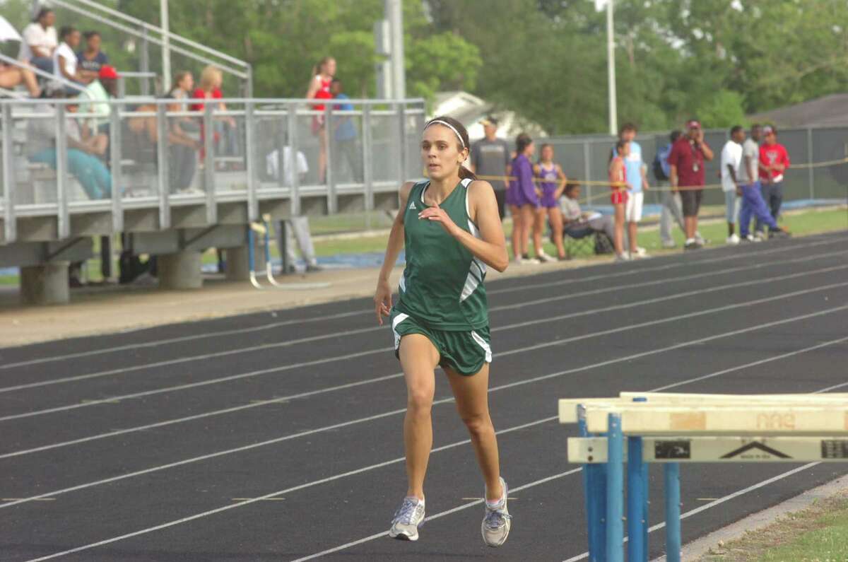 Ozen boys, girls win 20-4A track and field meet