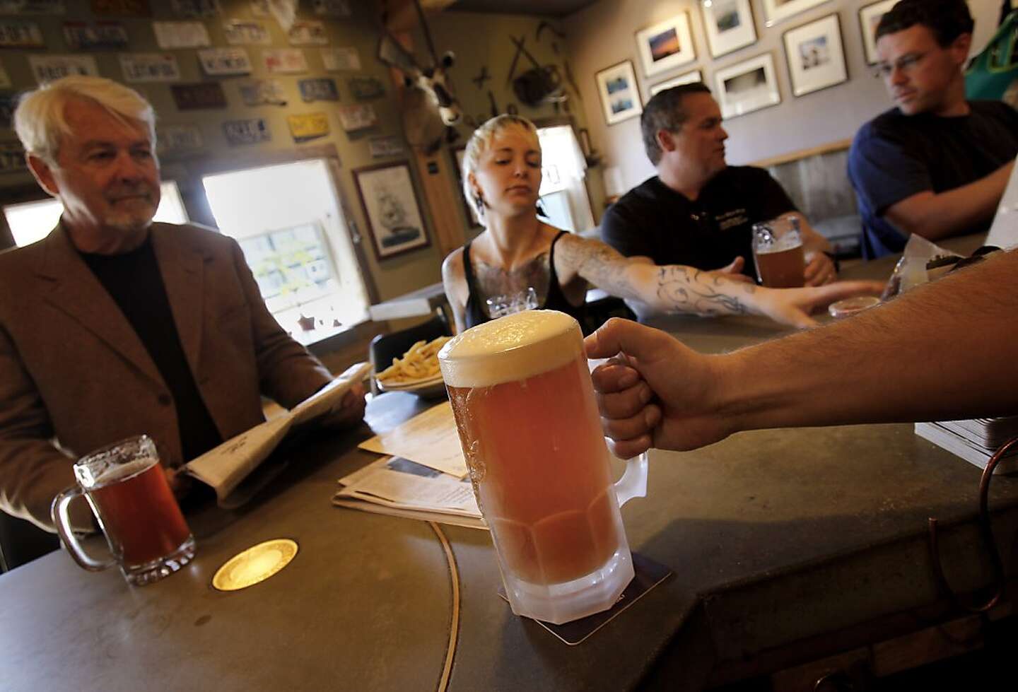 Santa Cruz brewpubs tap local tastes with beer, ale