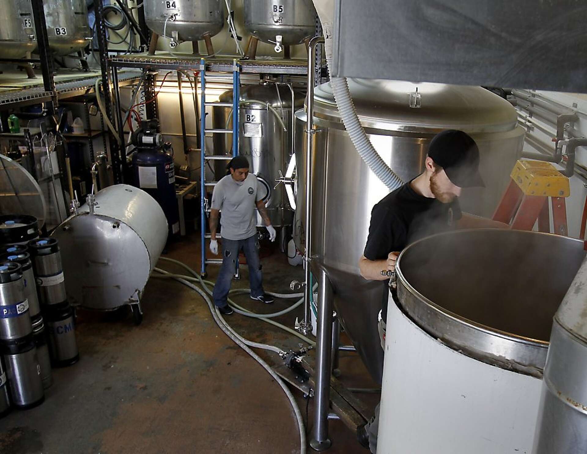 Santa Cruz brewpubs tap local tastes with beer, ale