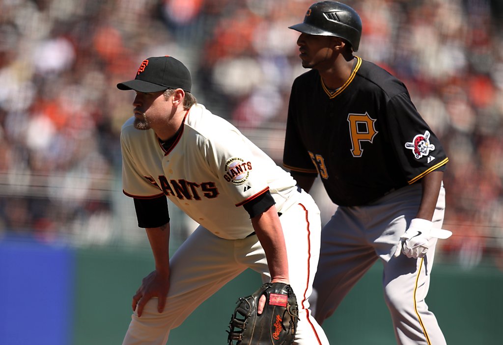 SF Giants' Matt Cain loses perfect game to pitcher