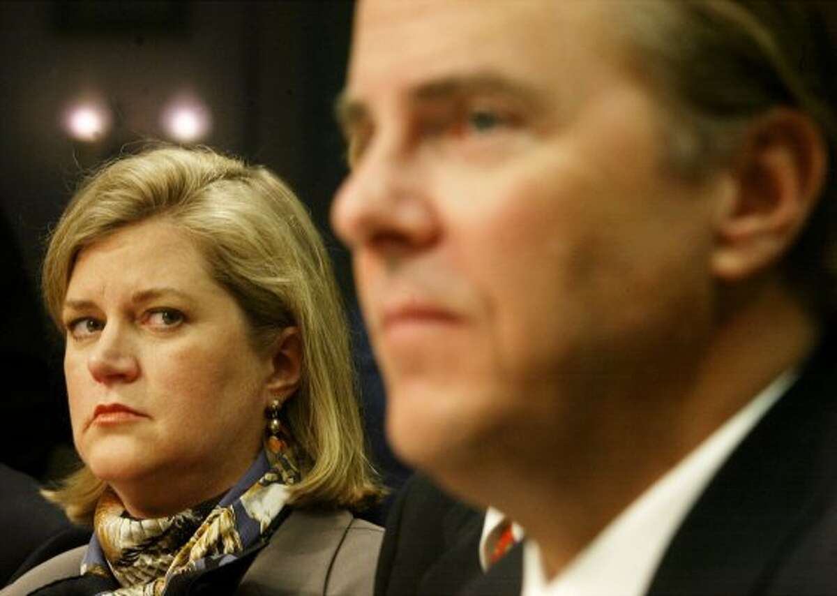 Former Enron CEO Jeff Skilling out of prison, sent to halfway house