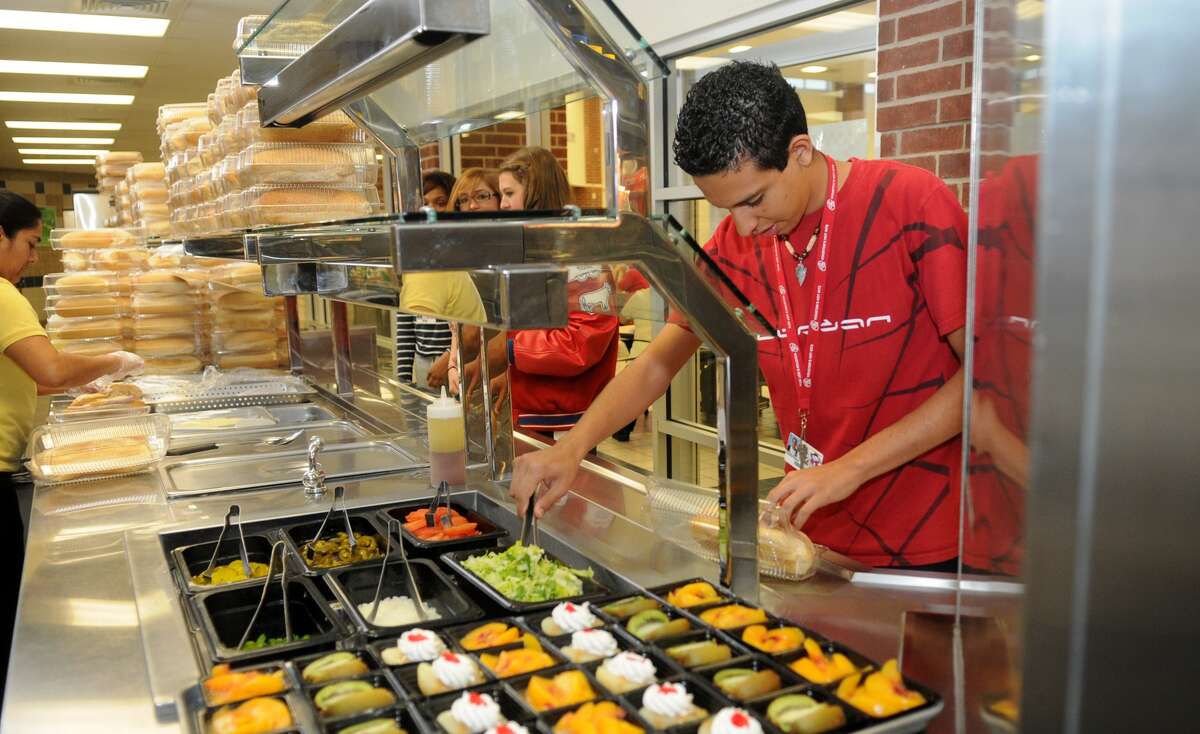 More healthy options are on school cafeteria menus