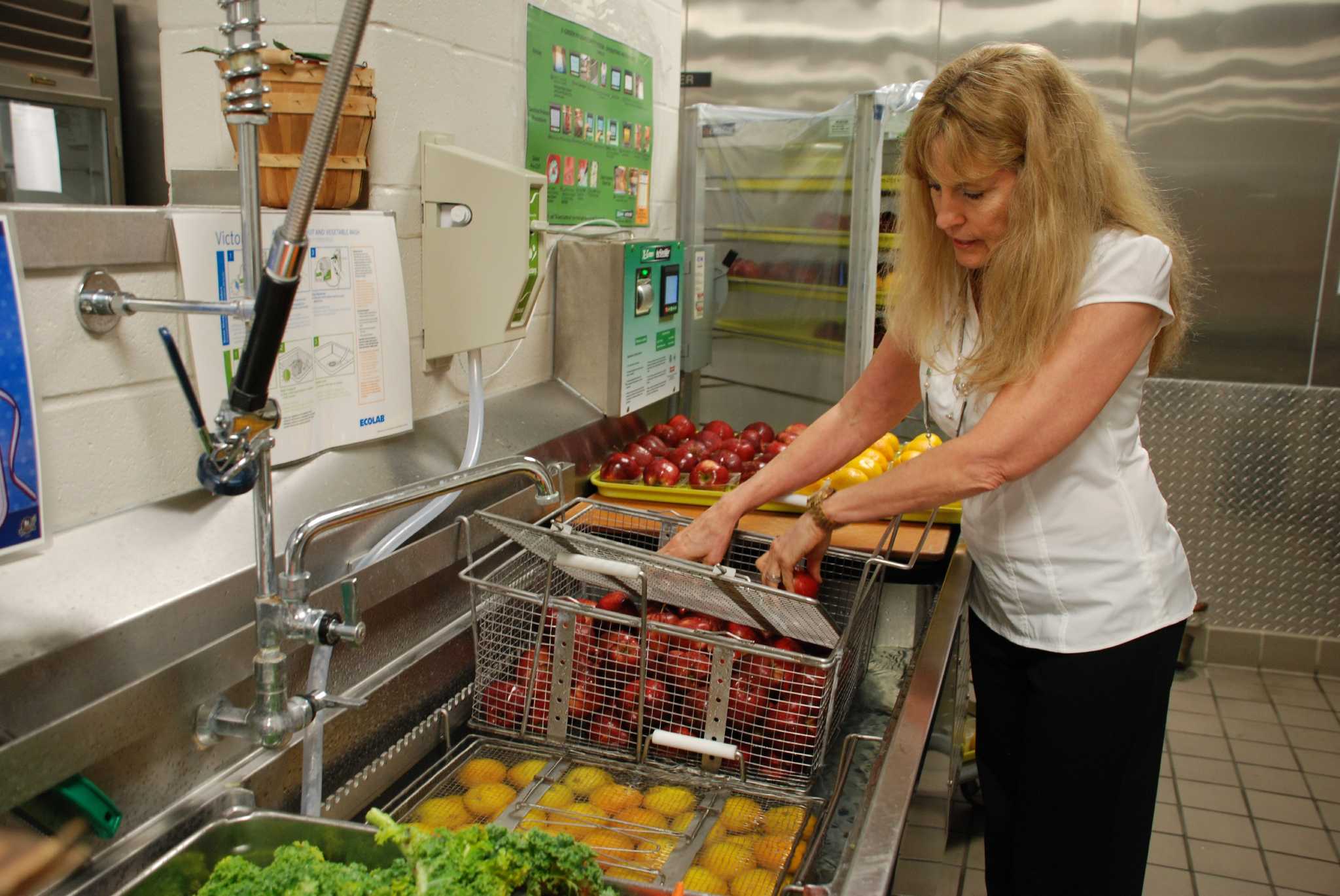 More healthy options are on school cafeteria menus