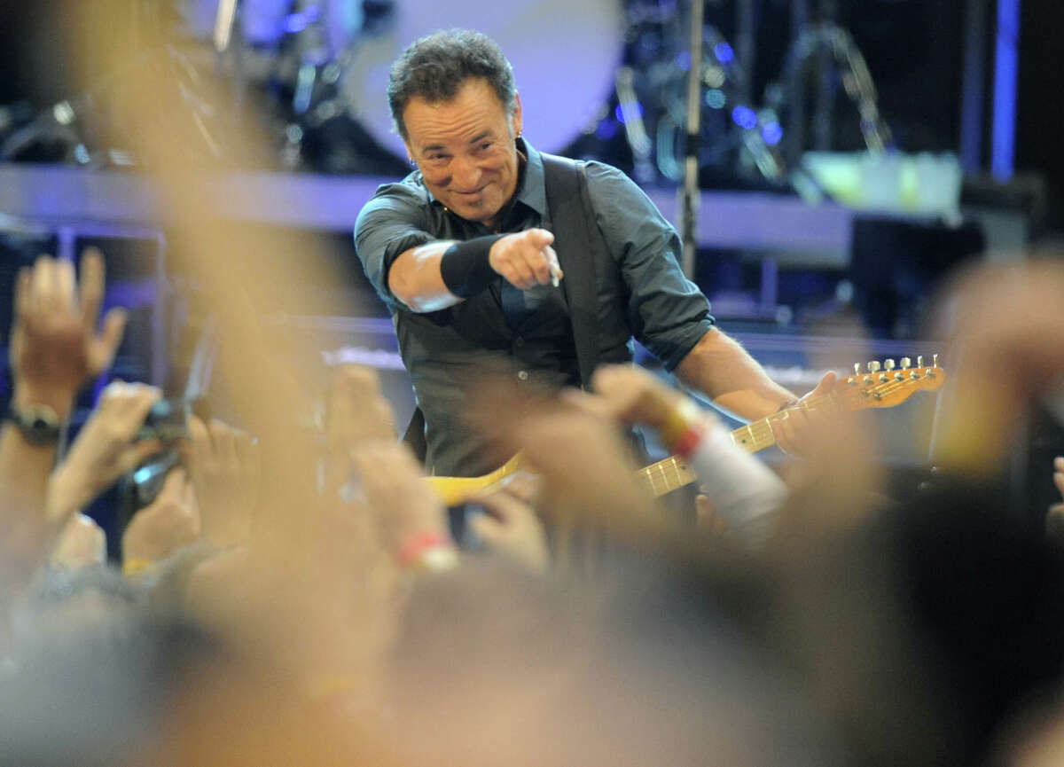 Springsteen show delivers joy