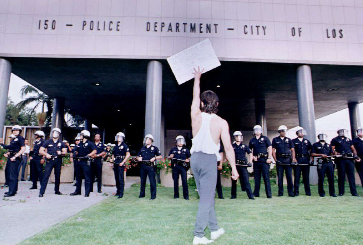 World photos 20 years ago: Rodney King riots, Bosnian War and more