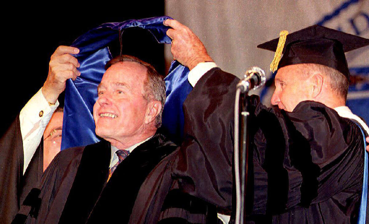 World photos 20 years ago: Rodney King riots, Bosnian War and more