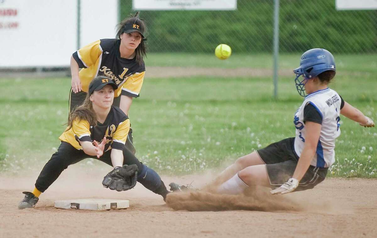 Abbott Tech softball falls to Kaynor Tech