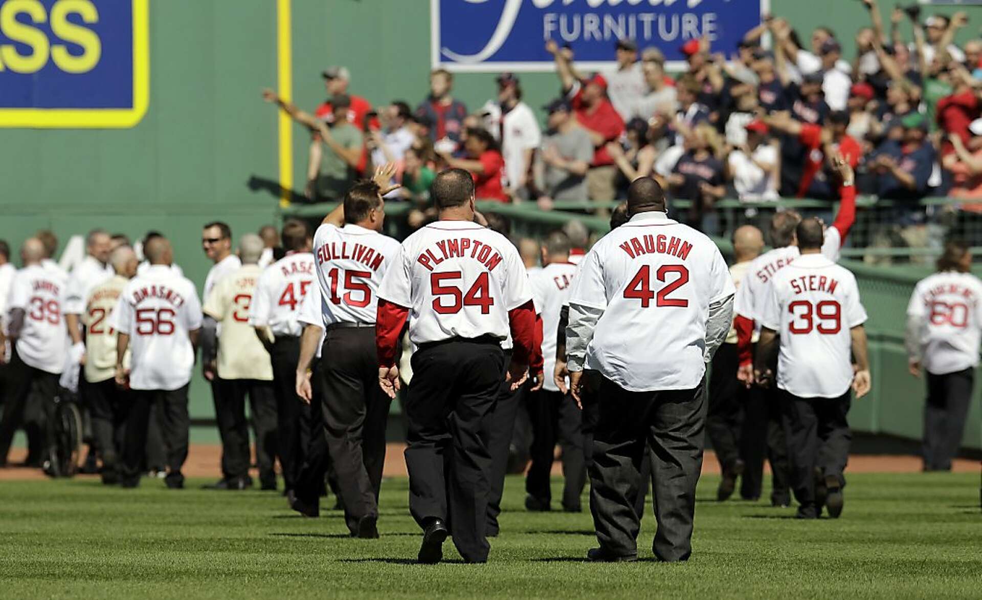 Red Sox greats help Fenway Park turn 100 in style