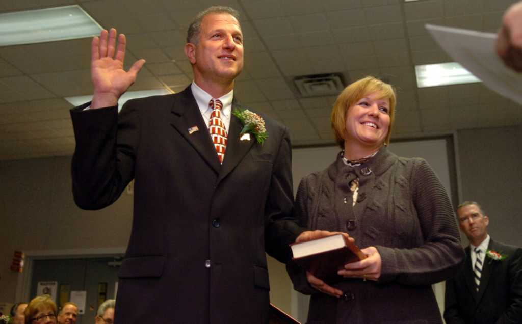 Shelton mayor begins record 10th term