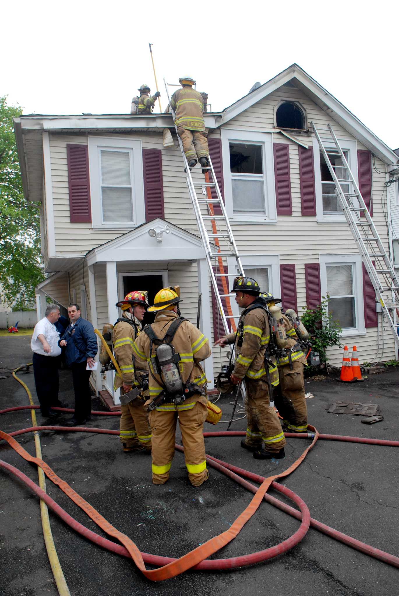 Stamford fire displaces 12