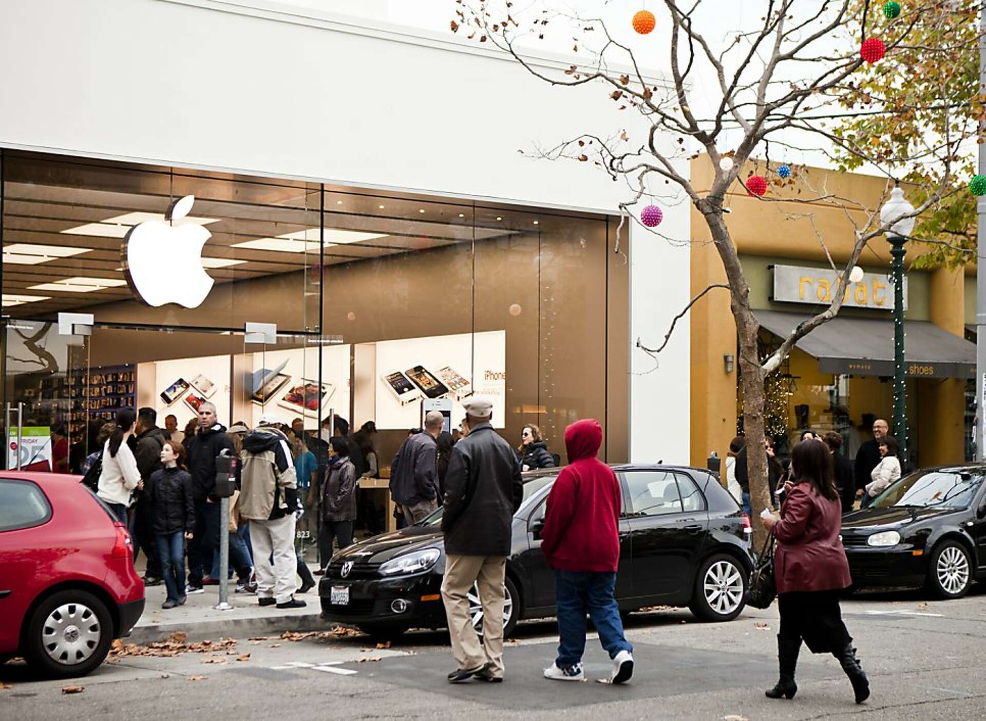 Clog magazine debates new Apple building's design