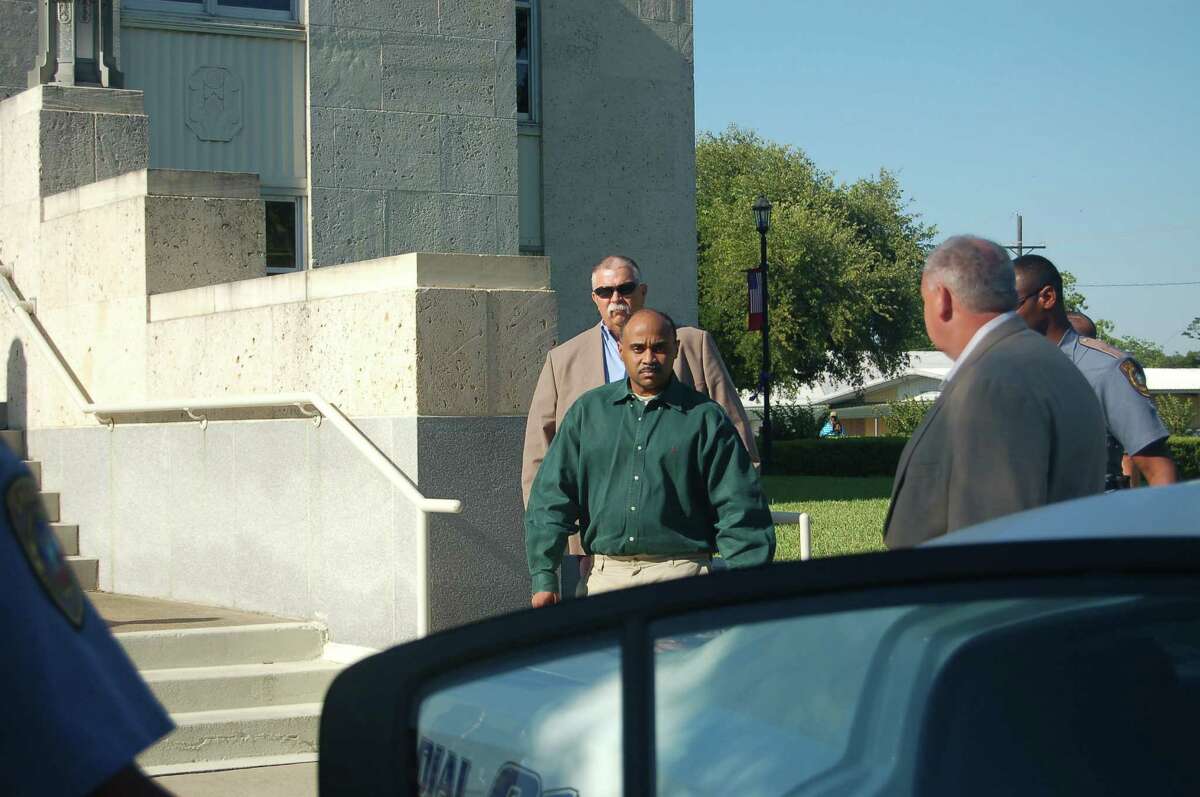 Juror "noticeably upset" with images from crime scene of dead teen