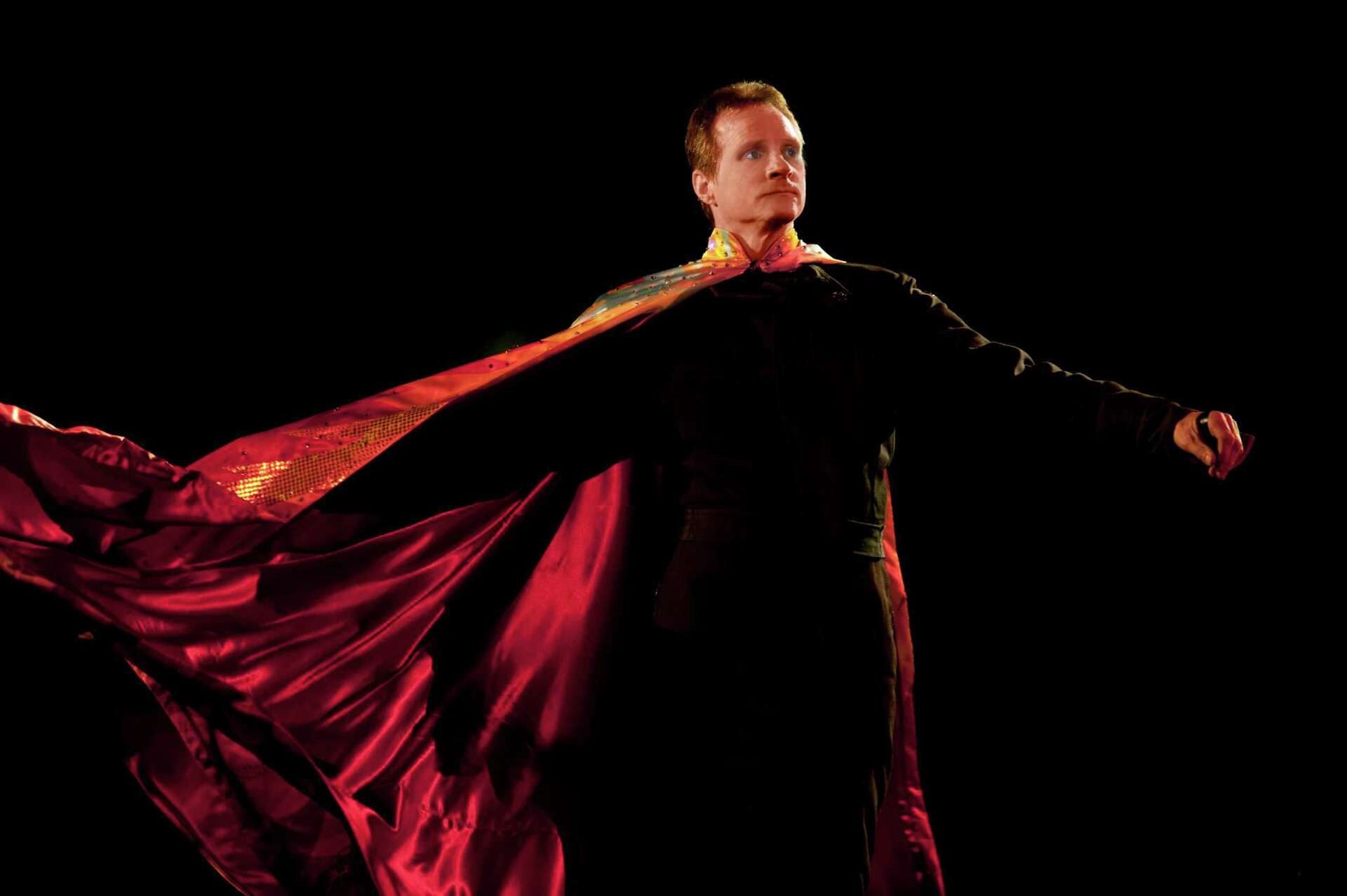 Circus tales: A man, a giant crossbow and fire