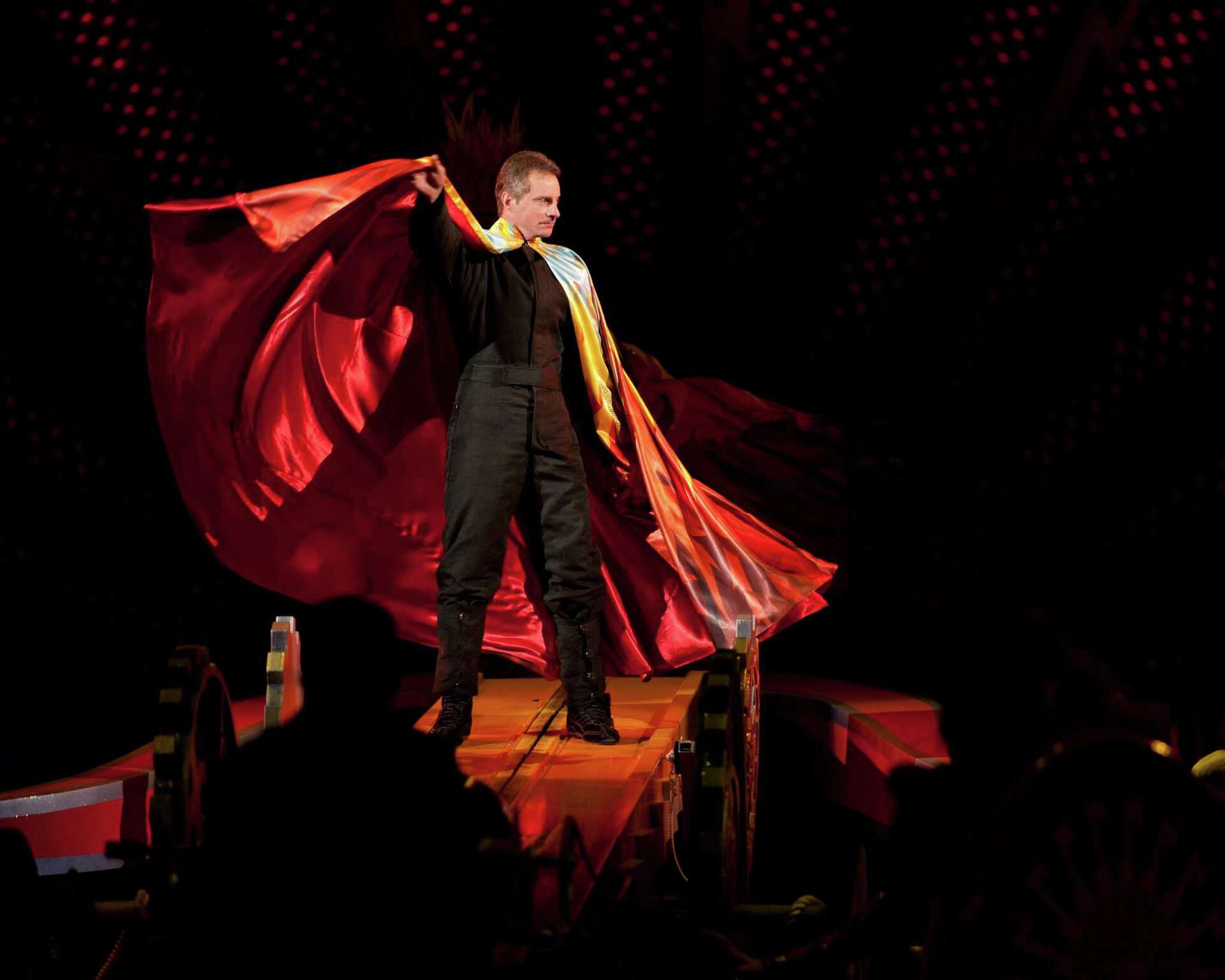 Circus tales: A man, a giant crossbow and fire