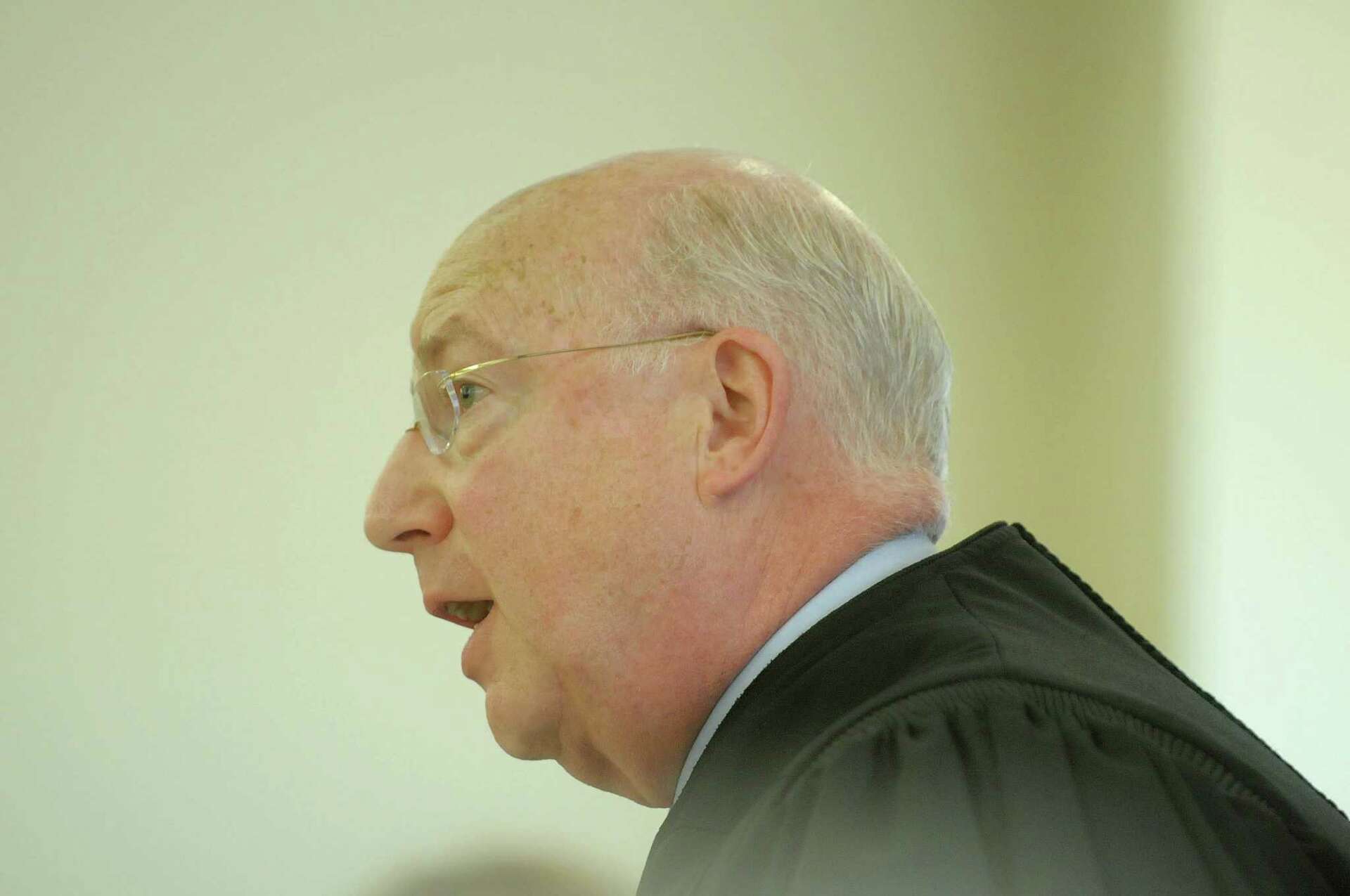 Court disciplines DA