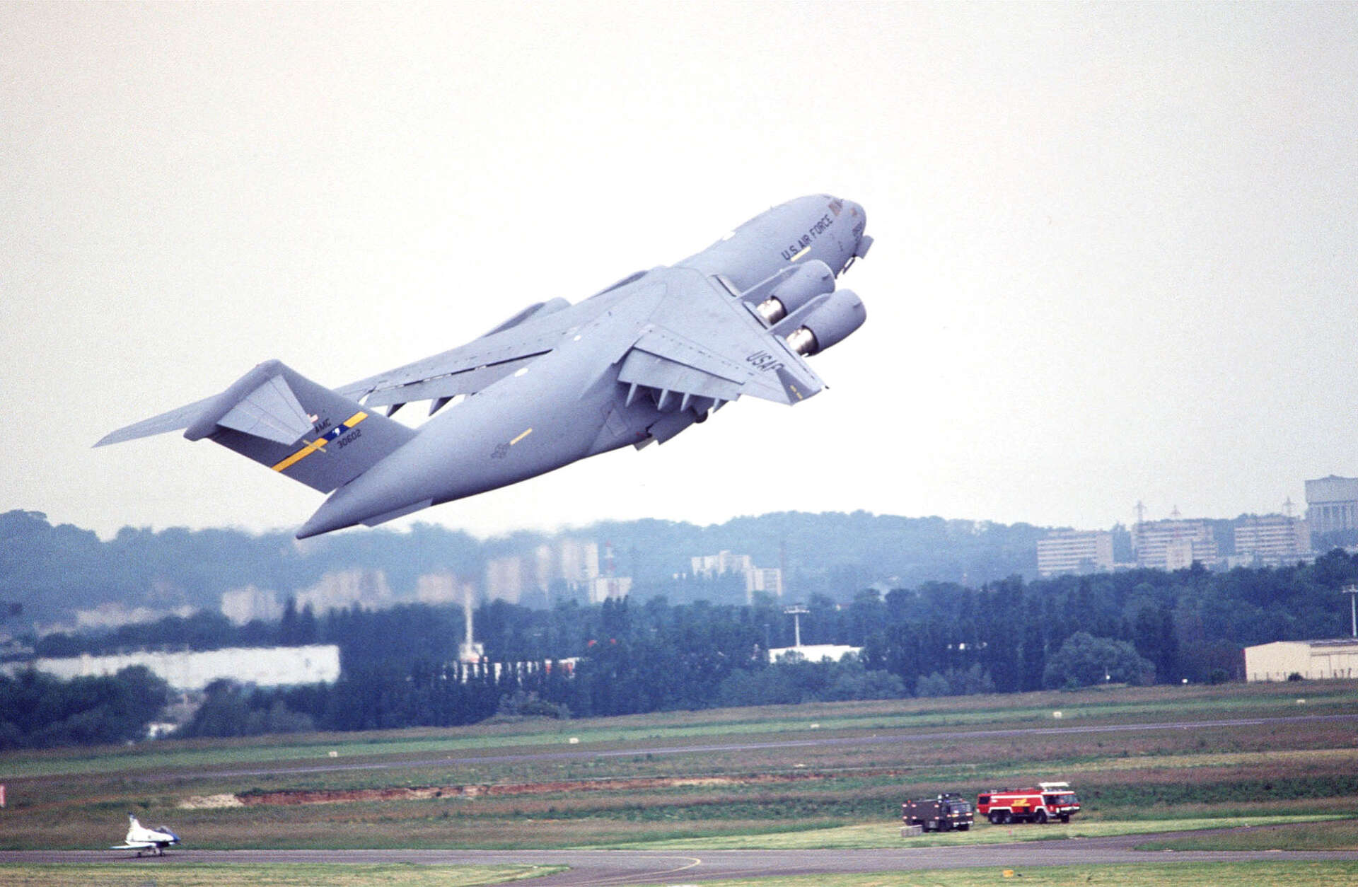 Air Force retires first Boeing C-17 Globemaster III