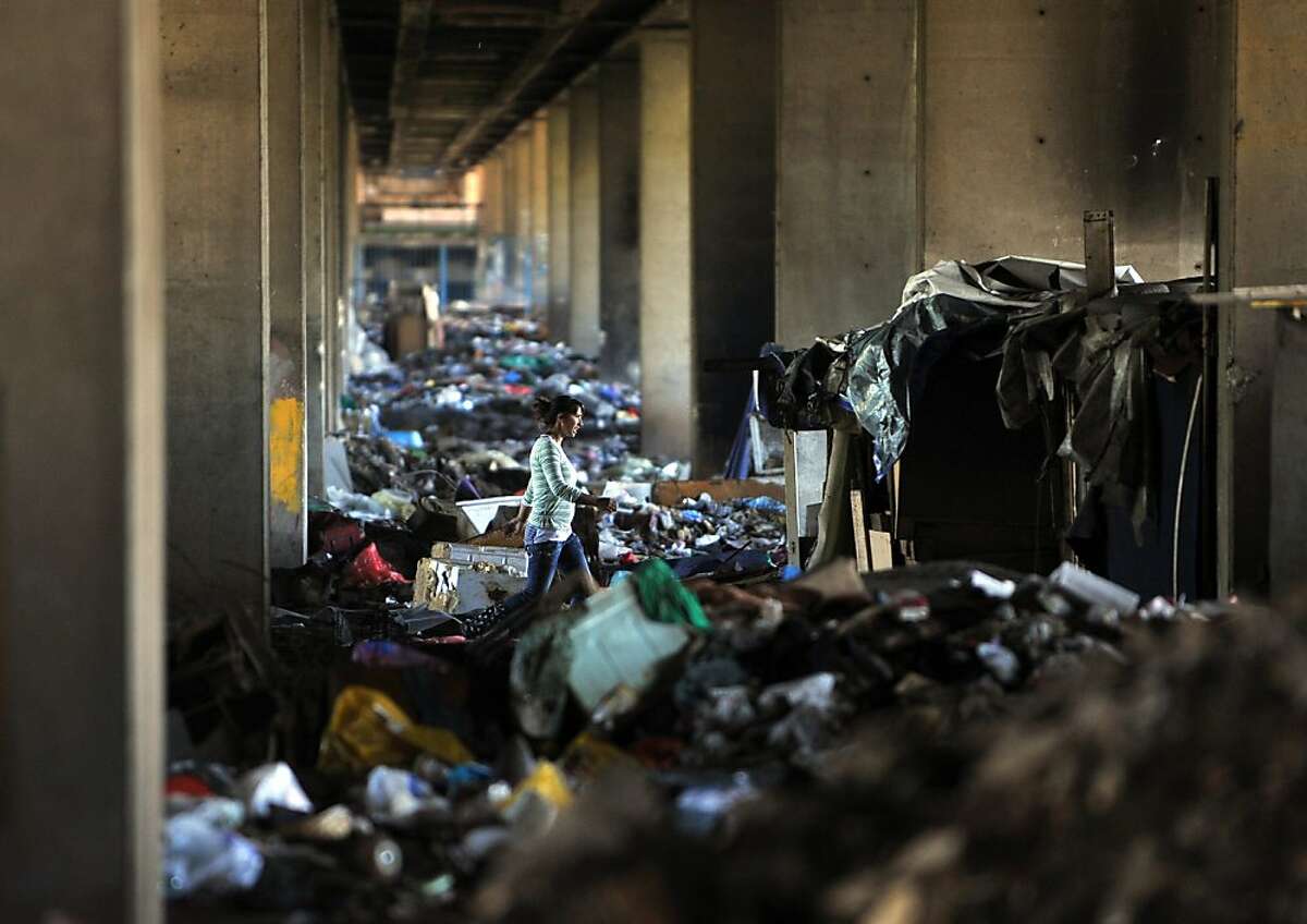 Roma families evicted from slum
