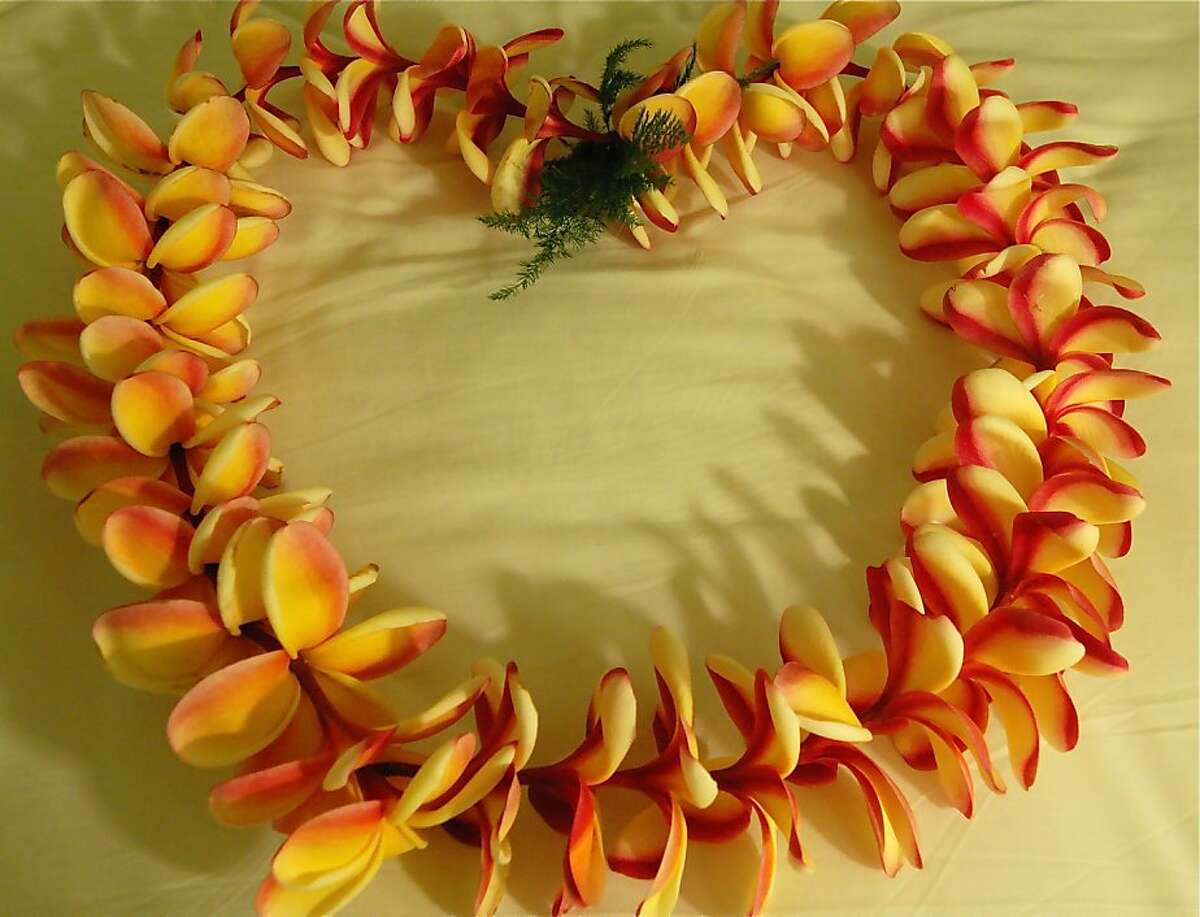 Honolulu celebrates May Day with lei-making event