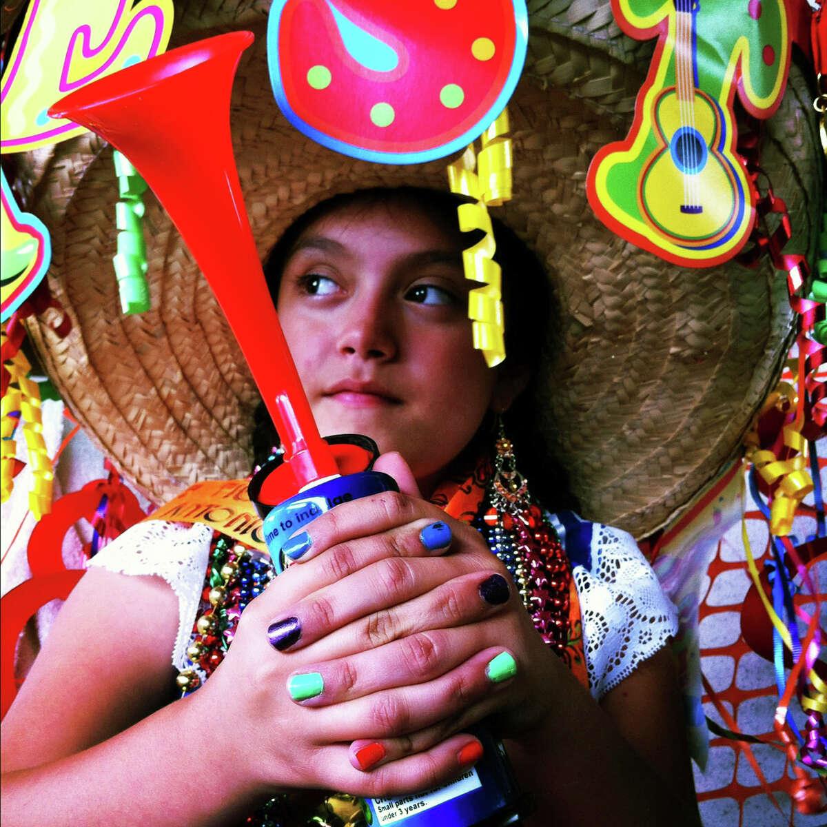 Battle of Flowers: cheers, smiles and families