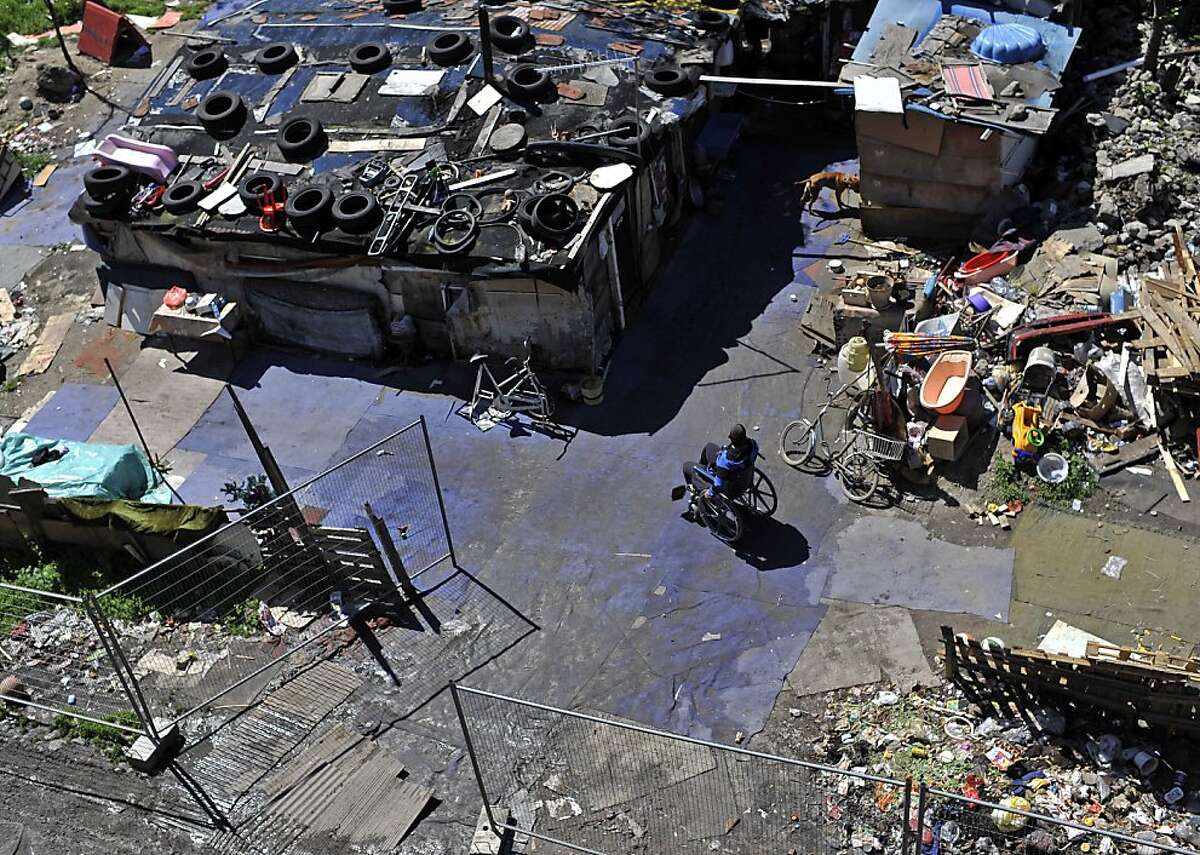 Roma families evicted from slum