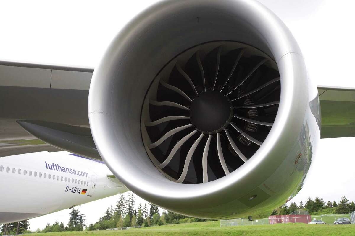 First airline Boeing 747-8 Intercontinental leaves Everett