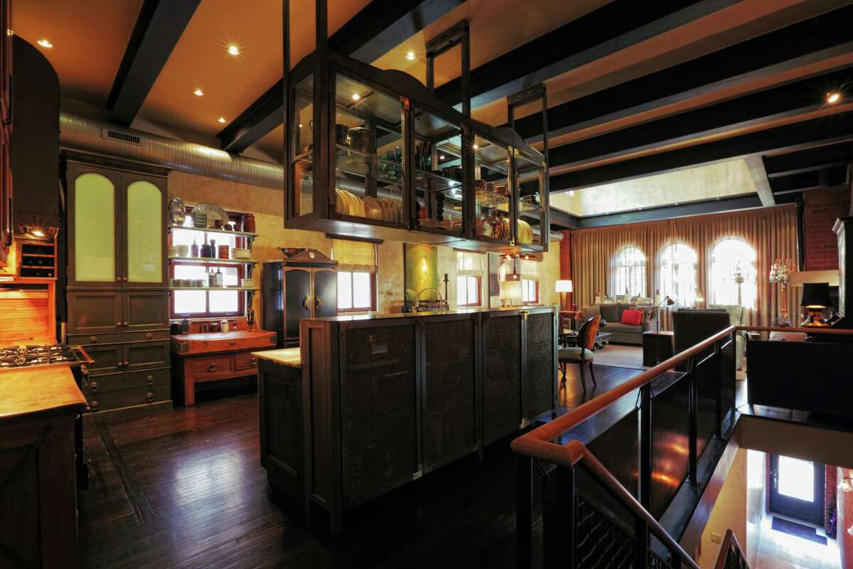 Urban lifestyle during the Centerpoint Energy Downtown Home Tour